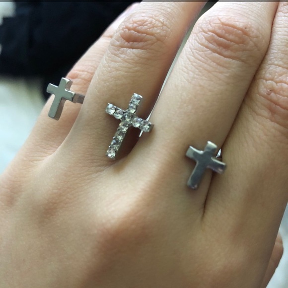 Charlotte Russe | Jewelry | Silver Diamond Cross Ring | Poshmark